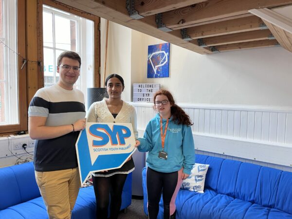 UK Youth Parliament sits in the House of Commons - Scottish Youth ...